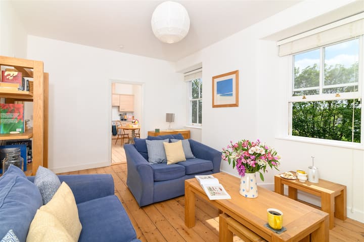 Family Friendly Apartment Above Praa Sands Beach - Praa Sands