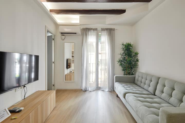 Nice Apartment Next To El Molino - Barcelona