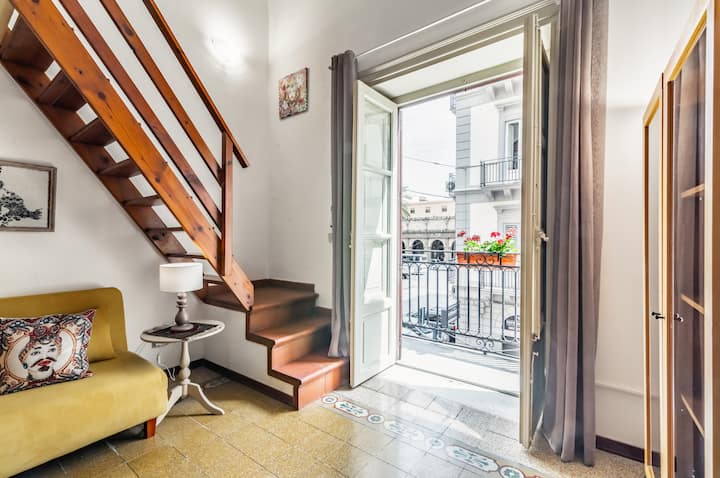 Guesthost - The Traveller's House - Lemon Apt - Palermo, Italy
