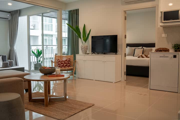 Modern Pool View 2br Condo Near Beach & Workspace - Ko Samui