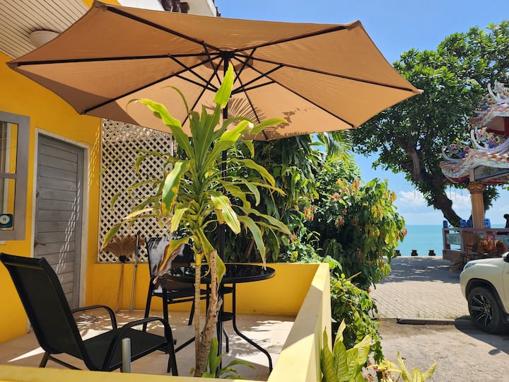 Beachside Yellow House Maenam Beach - Ko Samui
