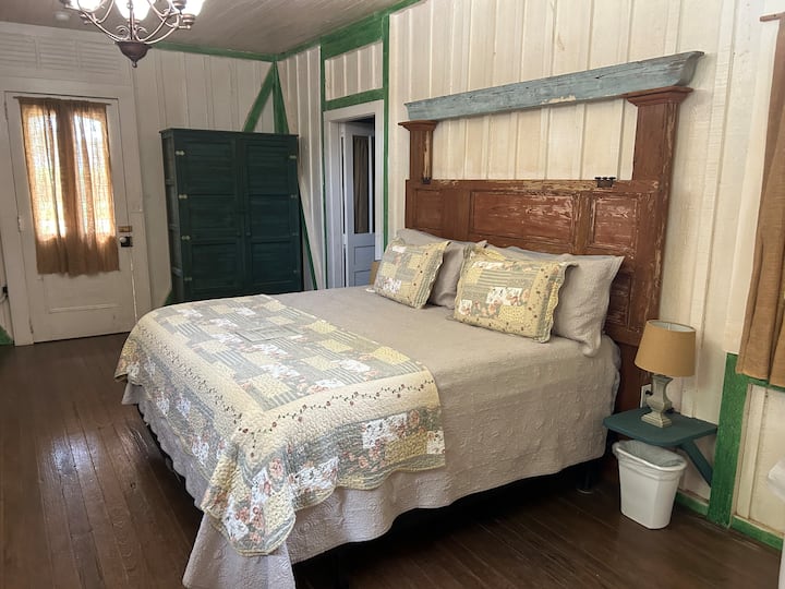 Cute & Cozy - Louisiana