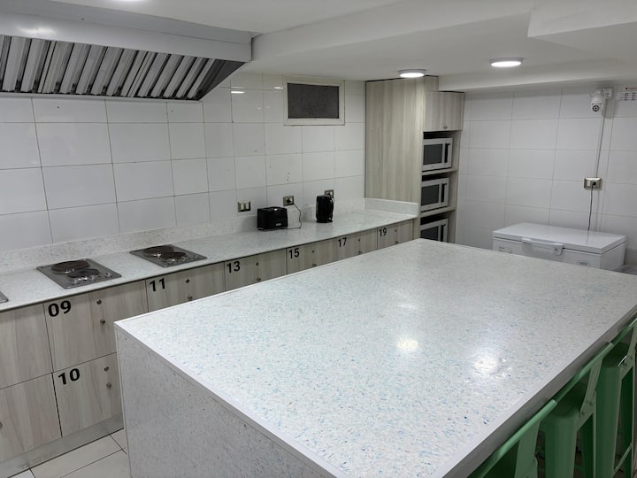 Queen Con Baño Privado Acceso A Cocina Compartida - Valparaíso