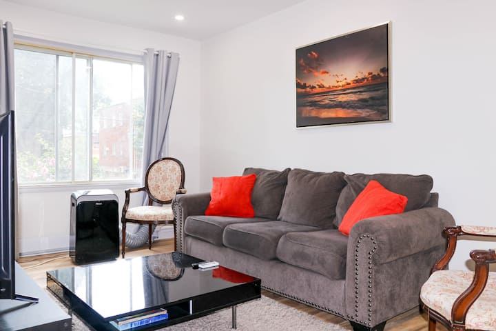 Cozy 2br Home: Your Happy Place! - Dorval