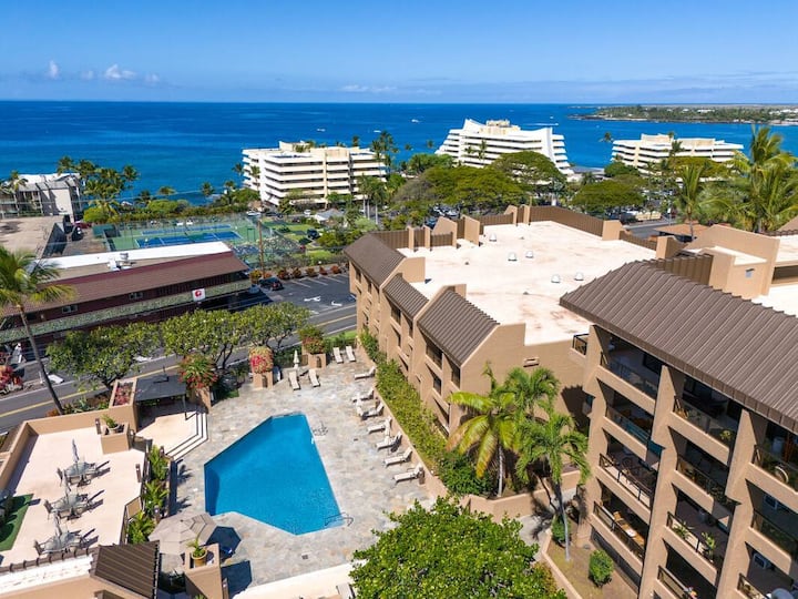 Downtown • Pool • Bbq • 2br Condo • Ac • Fast Wifi - Kailua-Kona, HI