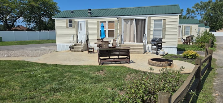 Deluxe 3 Bedroom Cabin #2 - Sandusky, OH