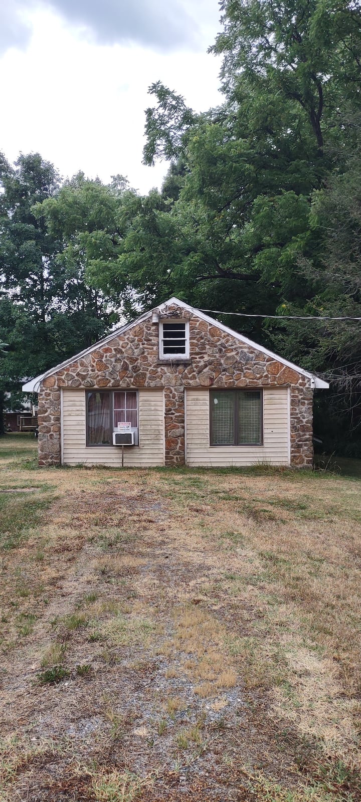 Country Cottage Near Bella Rose, Kroger & Liberty - Lynchburg, VA