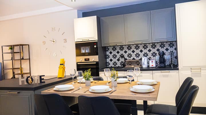 Luxury Sliema Stay With Sea Views - Malta