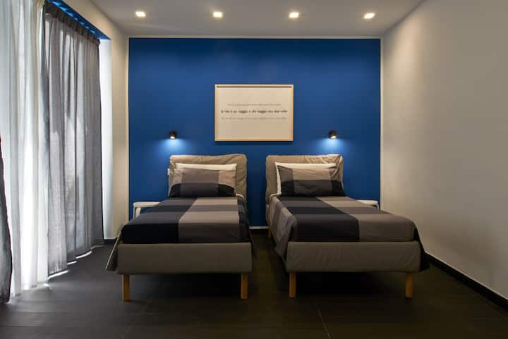 "Black Room & Breakfast - Room 2" - Bari