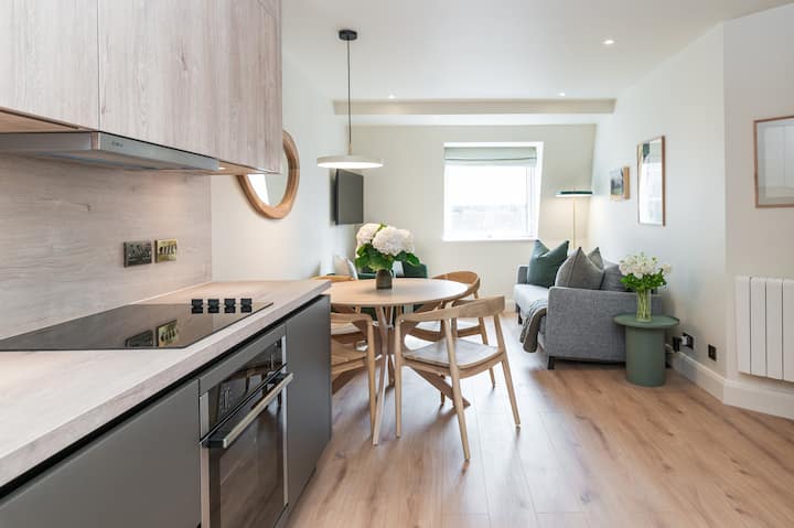 Modern Central Escape In Dublin's Heart - Dublin