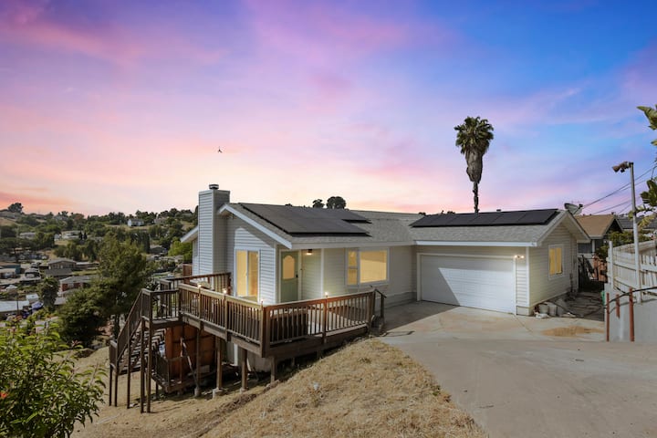 5bed/3ba, Gameroom, Pool, Spa, Sleeps 20+, Views - San Diego, CA