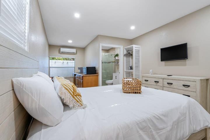 Cozy Loft In Central Tampa - Walk To Bucs Stadium! - Tampa, FL