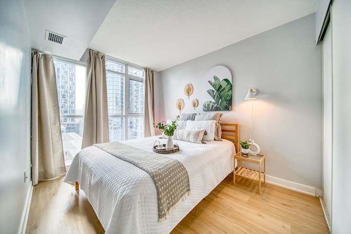 Peaceful Nordic Getaway - Rogers Centre