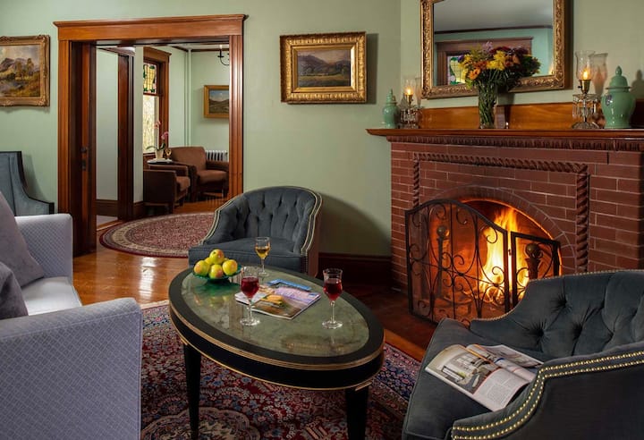 Amy Lowell Room-palmer House Inn - Oak Bluffs, MA