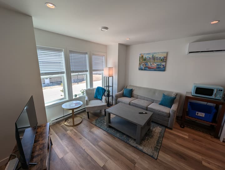 Near Butchart Gardens & Ferry • Private Suite - San Juan Islands, WA