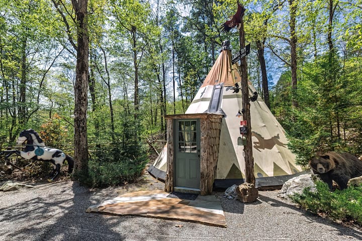 Lakota Tipi At Fox Pass Cabins - Hot Springs, AR