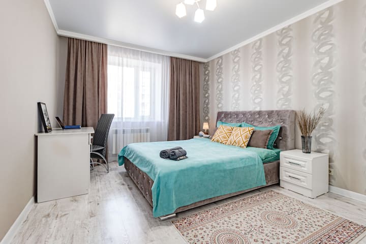 Раздельные комнаты и рабочий стол,  ХанШатыр - Kazakhstan