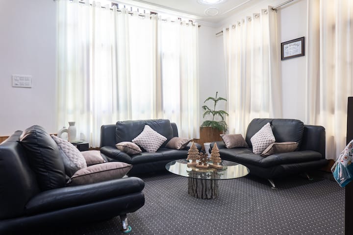 The Kashmir Haven By Nivaas • Entire 5bhk Villa • - Srinagar
