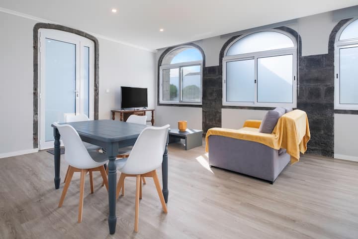 Room 4 - Casa Formosa - Host & Chill® - Azores