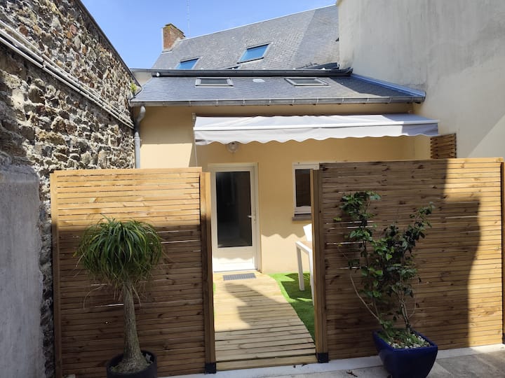 Maisonnette Avec Jardin Privé à 150m De La Plage - Saint-Pair-sur-Mer
