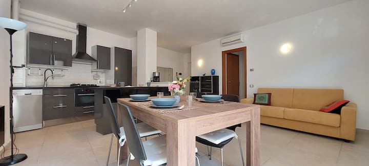 Apartment With Private Parking - 韋內雷港