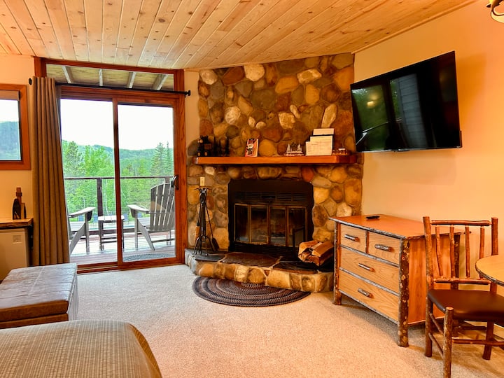 Lutsenmt Condo Remodel-view-pool-hottub-ski-in/out - Lutsen, MN