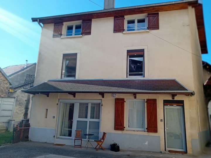 Maison Avec 2 Appartements - Arbois