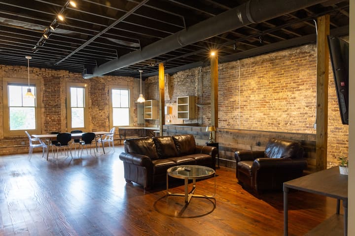 Huge Brownstone Loft In Avondale - Birmingham, AL