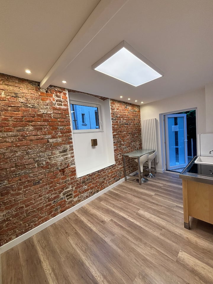 Apartment Near Airport, Arena, Fairground And Dome - デュッセルドルフ