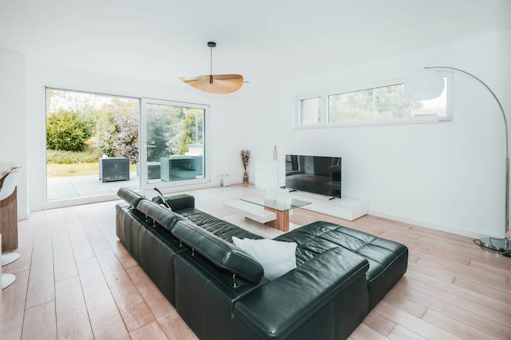 Modern 2 Bed With Private Garden - Strassen