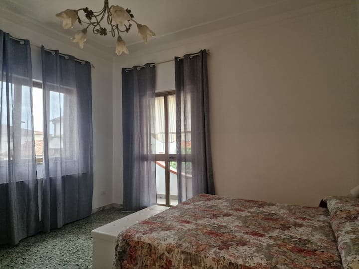 Ampio Trilocale Ristrutturato - Carrara