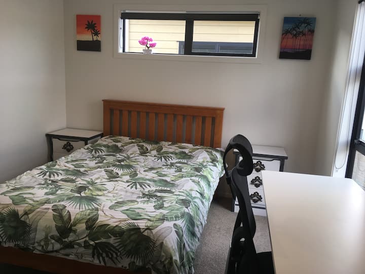 Private Room In A Warm Sunny Town House - New Zealand