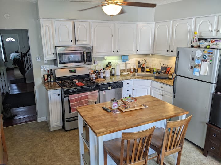 Live In The Heart Of Conshy - Conshohocken, PA