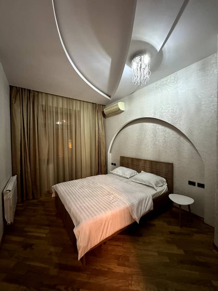 Central Apt By Old City, Mini Venice & Boulevard - Baku