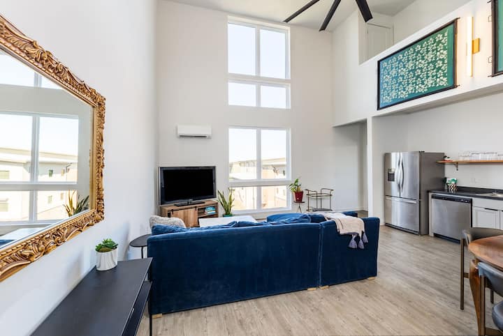 Downtown Penthouse - Clarksville, TN