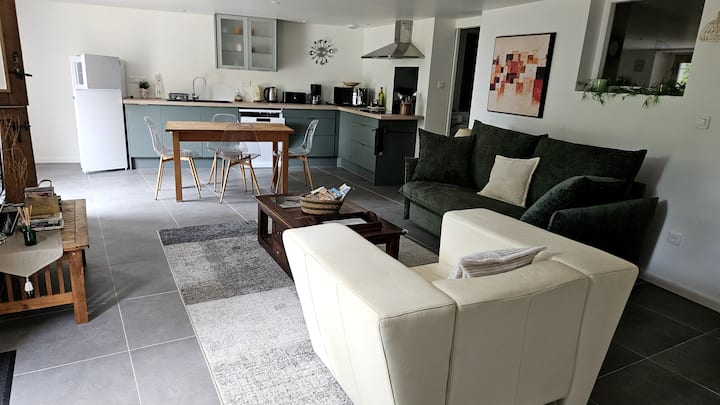 Dépendance En Pierre Restaurée.1 Chambre. - Saujac