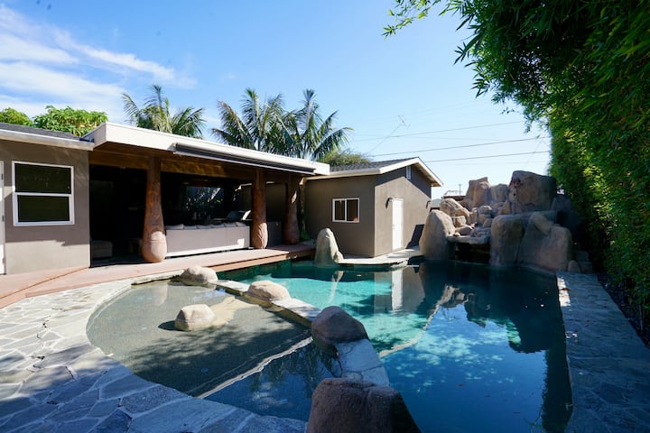 Tropical Vibes Near Beach! Jacuzzi Cave, 8 Beds! - San Diego, CA