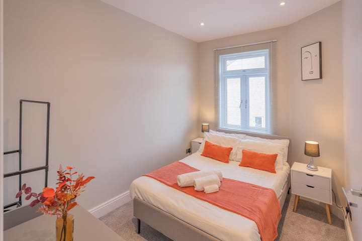 Luxury 3br W/garden & Parking Near Spurs Stadium - Chingford