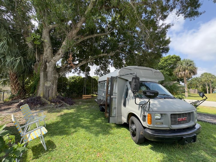 Pool & Skoolie By The Beach In Vero - Vero Beach, FL