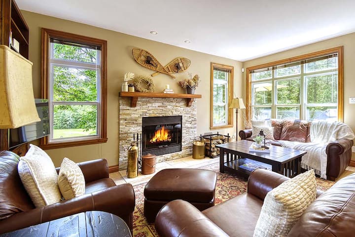 Stunning Cozy Chalet With Pool On The Golf Course - Mont-Tremblant