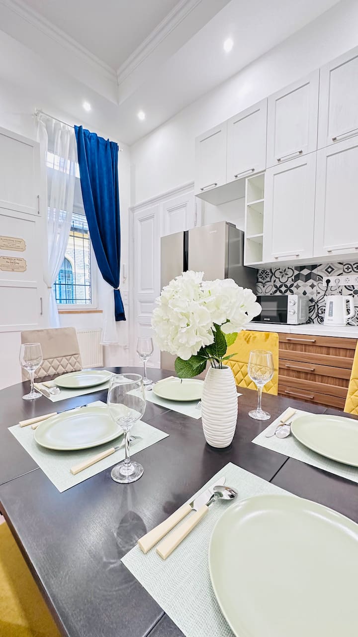 Jozsef Krt 28 Apartment-6br-2min To Rakoczi Ter - Budapest