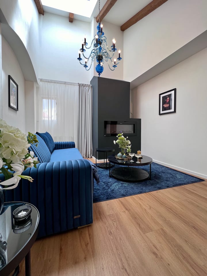 Celetná Apartment With Fireplace - Prag