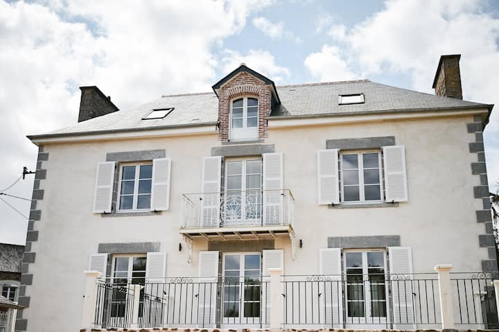 Maison Neuve, Chaleureuse Et Indépendante ! - Combourg