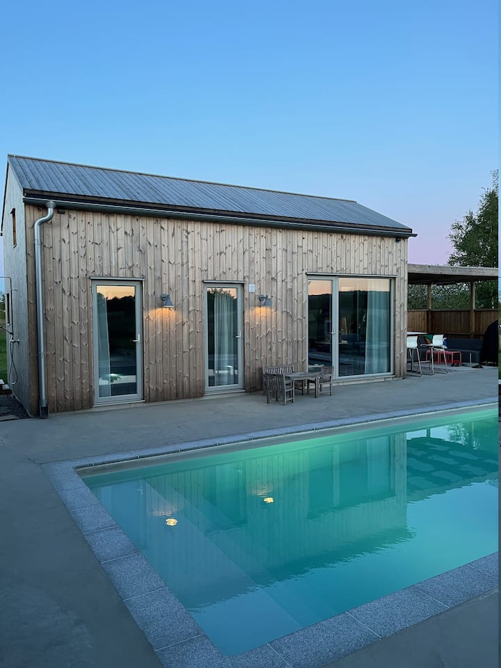 Nybyggt Gästhus Med Pool - Mellbystrand
