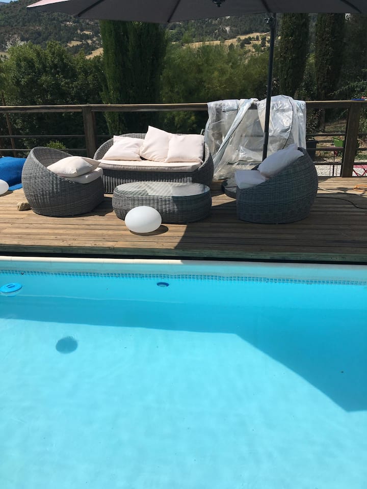 Appartement Avec Piscine Chauffée Et Deux Chambres - Alpes-de-Haute-Provence