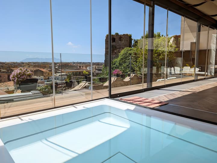 Panoramic View And Hot Tub In Historic City Centre - Terracina