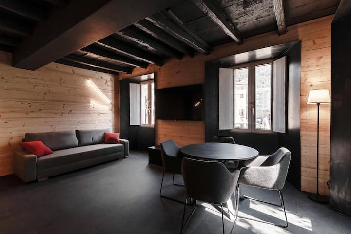 Fitzgerald Building 1 By "The House Of Travelers" - Como
