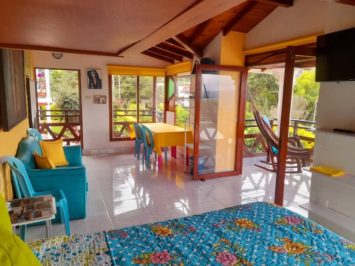 Co-living  La Boira. 
Room Cristal - Jardín