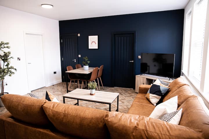 Urban Loft Apartment • 2 Bedroom - 올덤