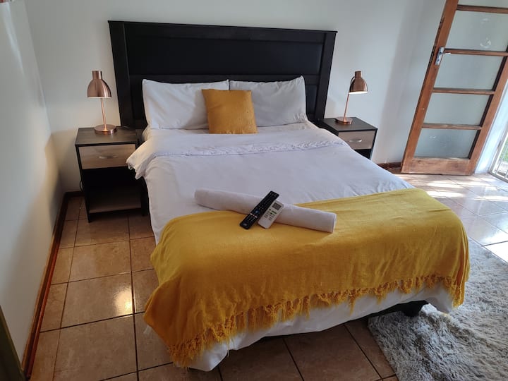 Cosy Self-catering Bachelor Apartment - Louis Trichardt